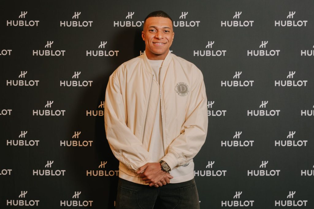 Oficial | Mbappé es nuevo jugador del Real Madrid | Offsider
